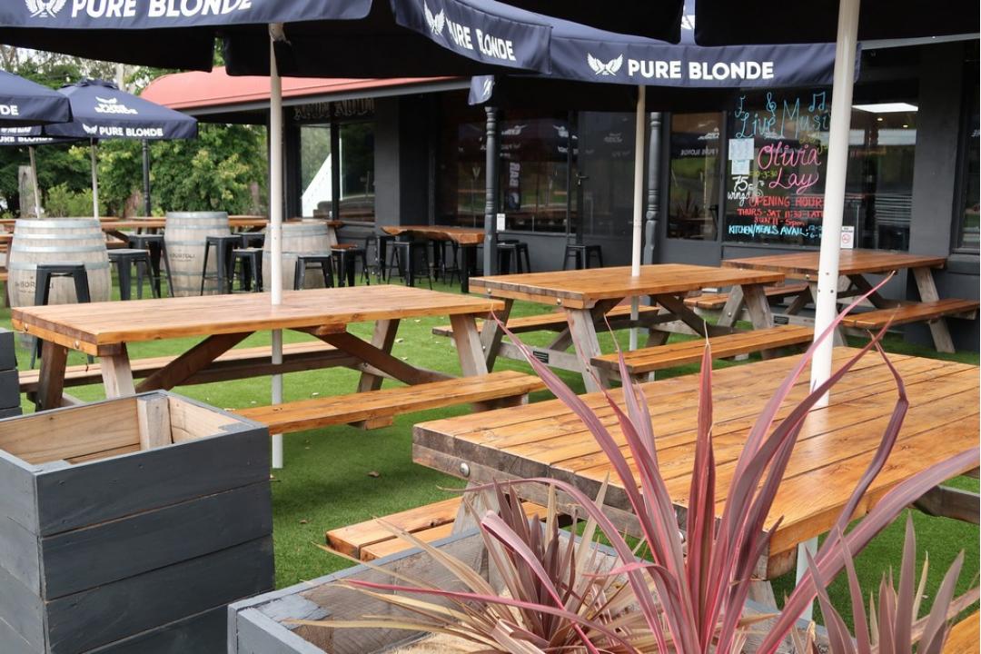 Mingling Waters Official Site - Bar and Dining