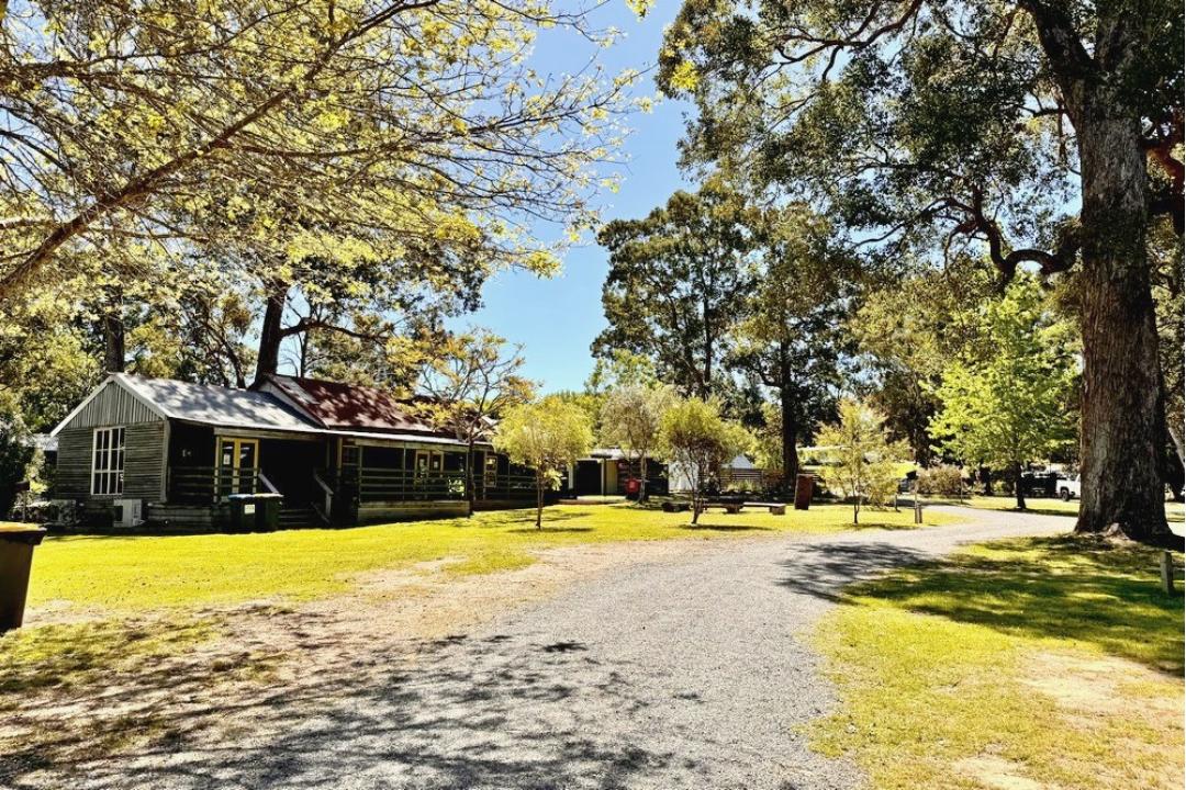 Mingling Waters Official Site - Facilities