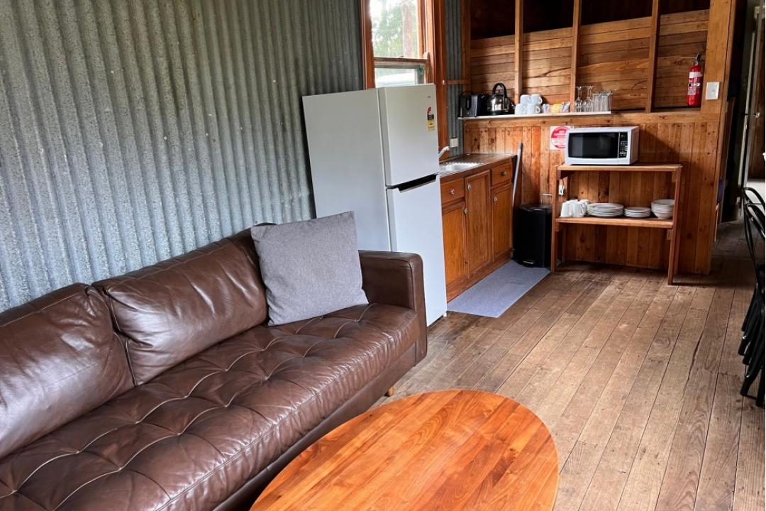 Mingling Waters Official Site - Cattlemans Hut